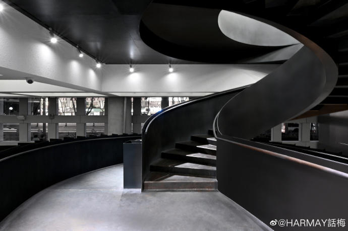 HARMAY话梅在成都造了一个让人疯狂的灰色仓库 - C2CC传媒