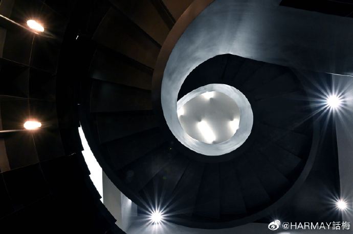 HARMAY话梅在成都造了一个让人疯狂的灰色仓库 - C2CC传媒