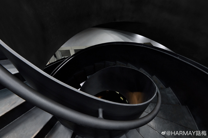 HARMAY话梅在成都造了一个让人疯狂的灰色仓库 - C2CC传媒