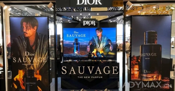 Chanel蔚蓝新代言人上任，高端男士香水市场会变天吗？ - C2CC传媒